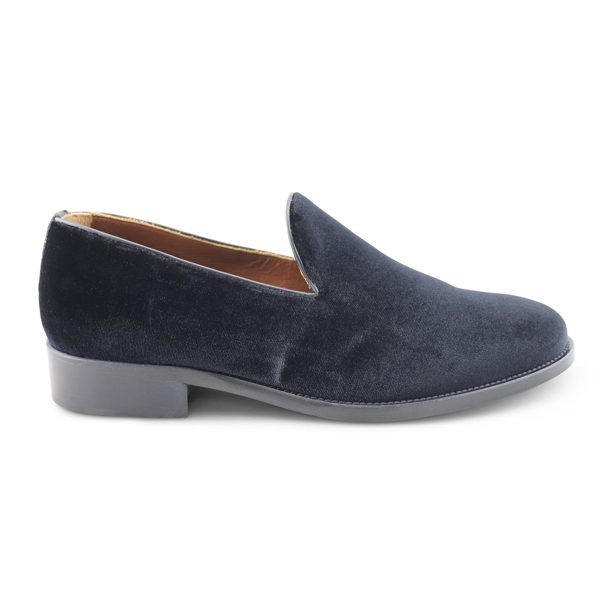 Black velvet slipper